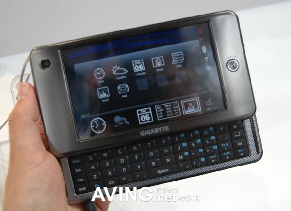 Gigabyte to introduce its 4.8-inch MID 'M528'