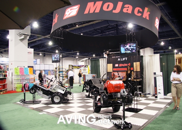 MoJack to showcase its lift tool for riding mower or small tractor