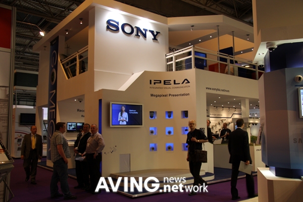 Sony unveiled its latest models including three megapixel units
