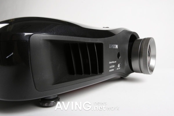 Epson Korea to roll out its 3LCD projector 'EMP-TW2000'