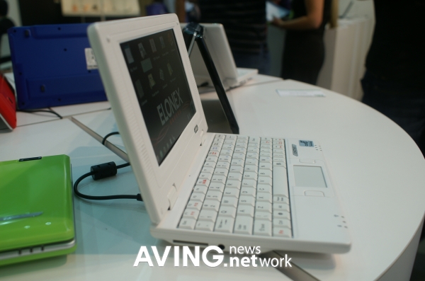 Elonex to present the UK's first £100 sub laptop 'ONE'