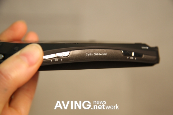 A slim navigation PMP device 'Tvus HM960' from Homecast