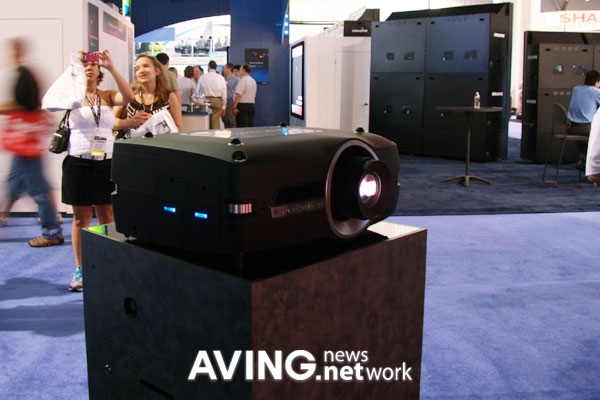 Projectiondesign to announce their newest cutting edge addition 'F80 WUXGA'