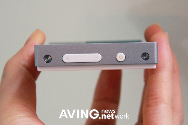 iriver's latest PMP 'Spinn' featuring a new analog wheel