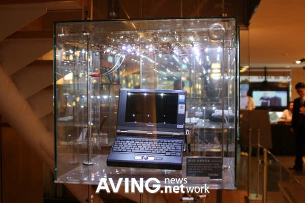 Toshiba to display its 7.2-inch UMPC with LED backlight