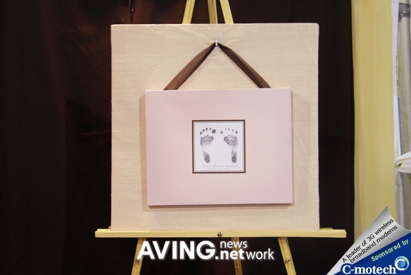 Stamp My Feet to showcase its product to display children's hand and prints