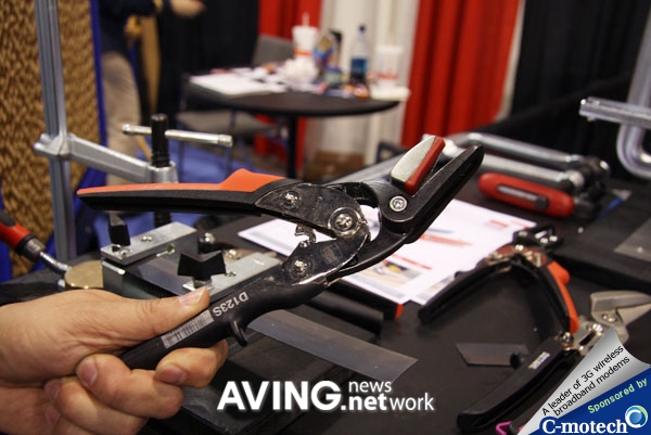 Bessey to introduce its new safety steel strap cutter