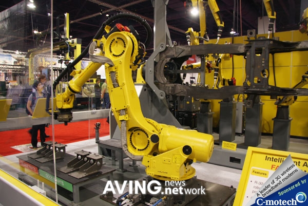 Fanuc robotics to demo its heavy duty positioner 'R-2000iB'