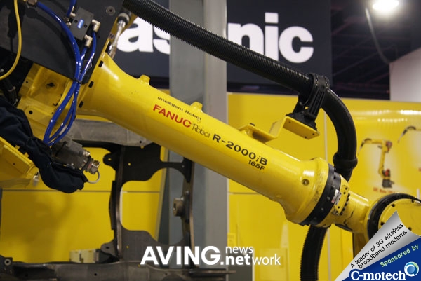 Fanuc robotics to demo its heavy duty positioner 'R-2000iB'