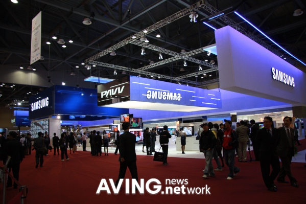 Samsung to showcase its 'Anycall Haptic 2' phone with upgraded UI