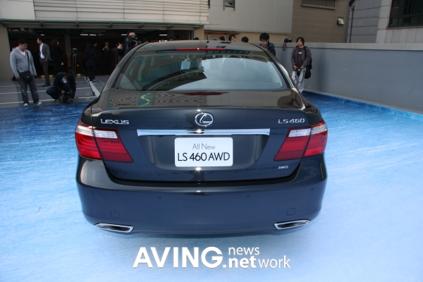 [Photo News] New Lexus LS460 AWD - Exterior