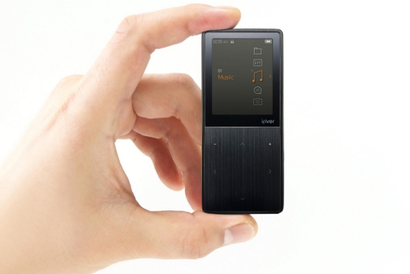 A new MP4P 'iriver E50' boasting up to 52 hours of battery life