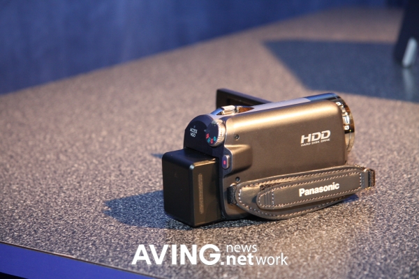 Panasonic to present its 70x optical ultra-zoom HDD camcorder 'SDR-H80'