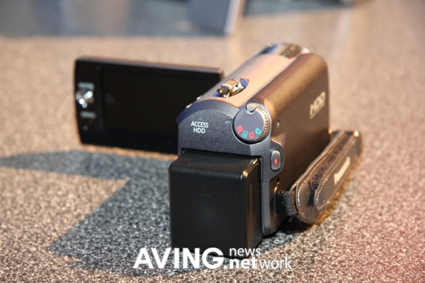 Panasonic to present its 70x optical ultra-zoom HDD camcorder 'SDR-H80'