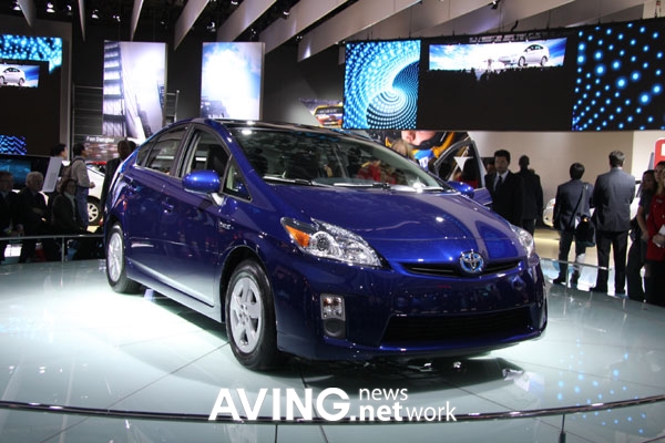Toyota to unveil its all-new 50-mile-per gallon rated Prius hybrid vehicle