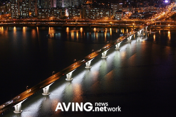 The beautiful night scenery viewing from 63 Building(2)