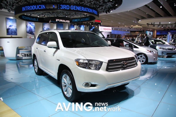 Toyota to introduce its all-new second-generation SUV 'Highlander'