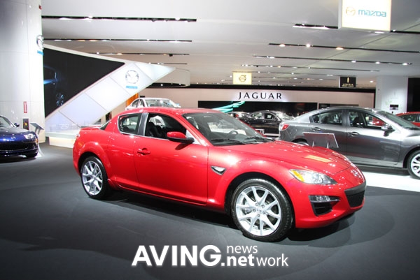 Mazda to present its four-seater sports coupe '2009 Mazda RX-8'