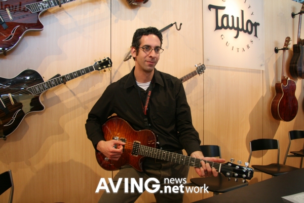 Taylor Guitars kicks off third year of popular road shows