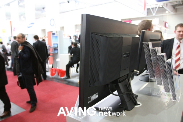 BenQ to display a full HD monitor 'G2400WD'