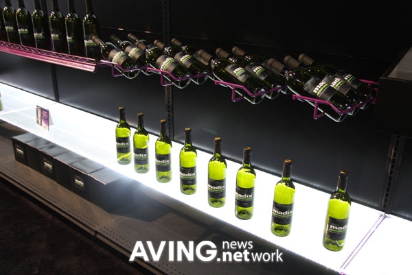 Madix to present its display shelves designed with LED lightings