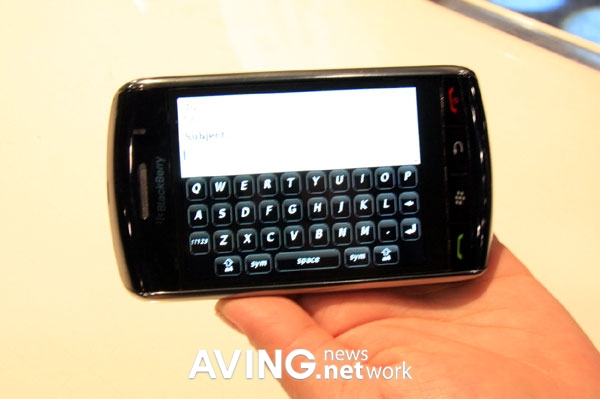 BlackBerry to showcase its touchscreen smartphone 'Blackberry Storm'