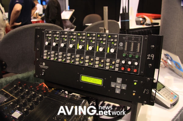 Dan Dugan Sound Design to demo its automatic mixing controller 'Model D-2'