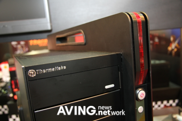 Thermaltake's new pc case 'Level 10' designed by BMW Design Group