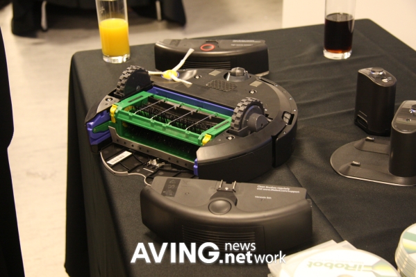 iRobot to present its vacuum cleaning robot 'Roomba 500 series'