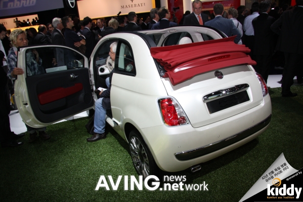 FIAT to present its 'Fiat 500C' equipped with a soft roof
