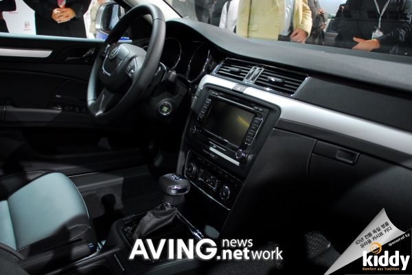 [IAA 2009 - Photo News] Inside of Skoda Superb Combi 4x4