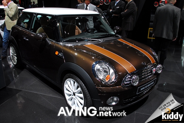 [IAA 2009 - Photo News] BMW to present its 'Mini 50 Mayfair'