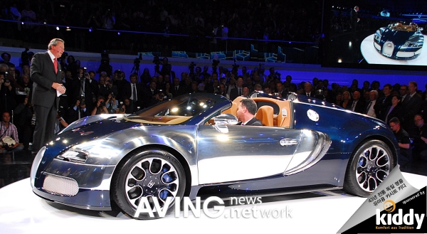 [IAA 2009 - Photo News] Bugatti to present its super car 'Sang Bleu'