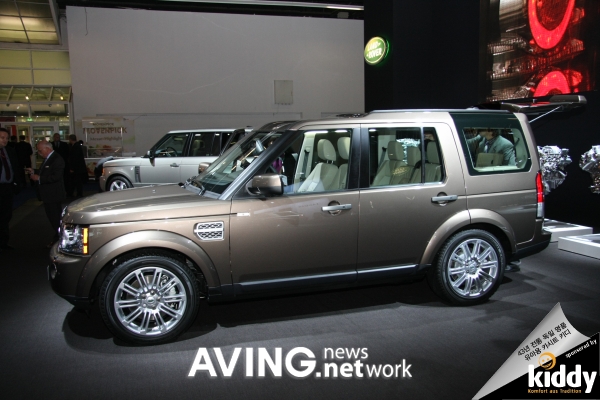 Land Rover to present its 'Discovery 4'
