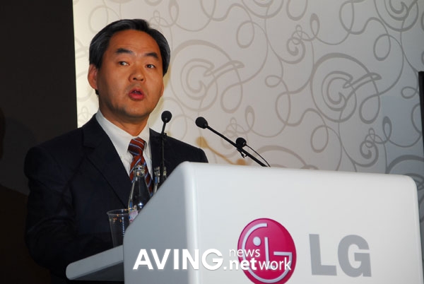 LG to unveil its new 'Live Borderless' TVs at IFA 2009