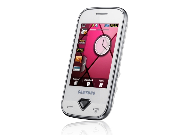 Samsung debuts the glamorous 'Samsung Diva Collection 2010'