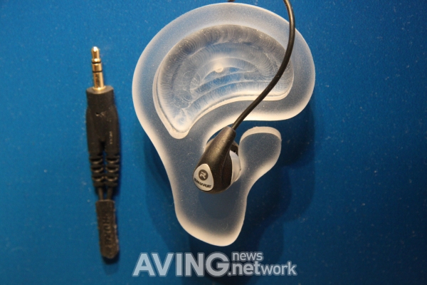 Shure to exhibit 'SE420', its Dual TruAcoustic MicroSpeakers