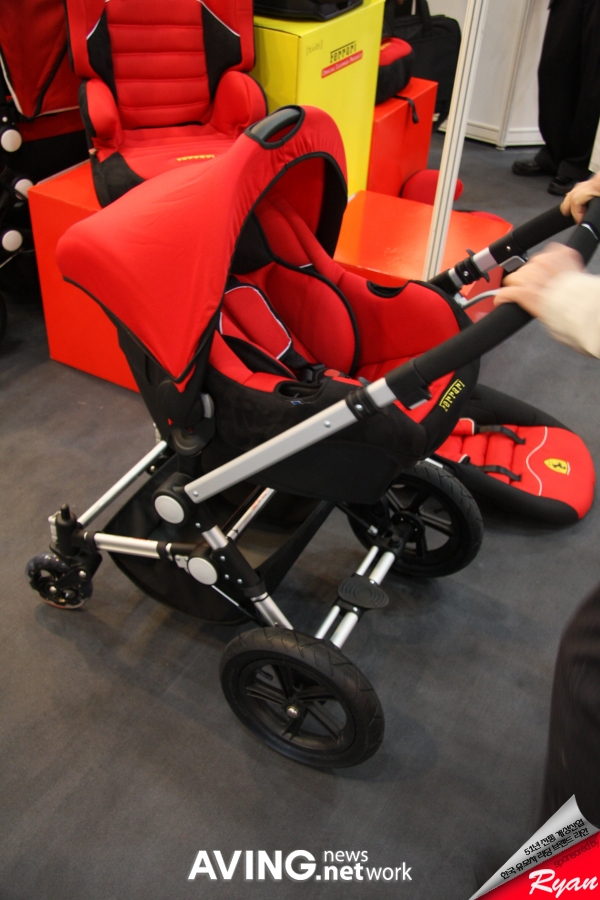 TEAM-TEX to unveil its Ferrari deluxe travel system stroller
