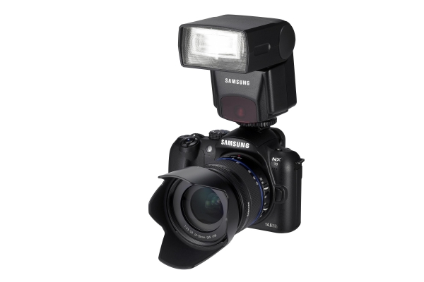 Samsung unveils the next generation of camera 'NX10'