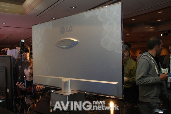 LG to unveil its 6.9mm-thick ultra-slim TV at CES 2010