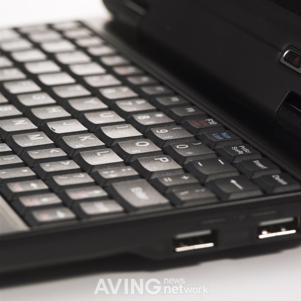 [CES Unveiled] Datawind's first netbook 'UbiSurfer'