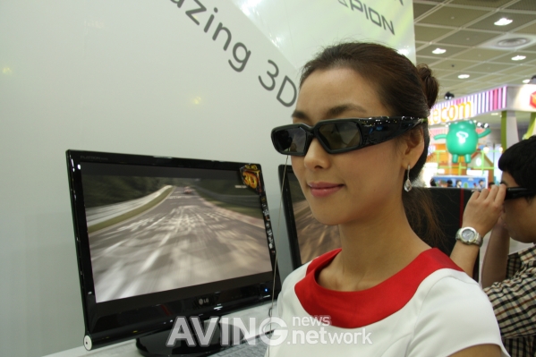 LG Electronics to showcase its Full HD 3D monitors at WIS 2010