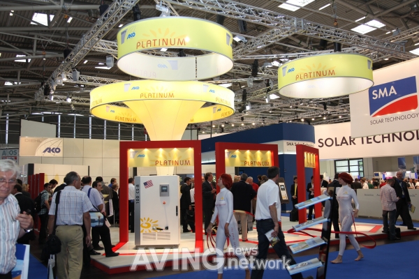 Diehl AKO to present its PLATINUM Inverter at the Intersolar 2010