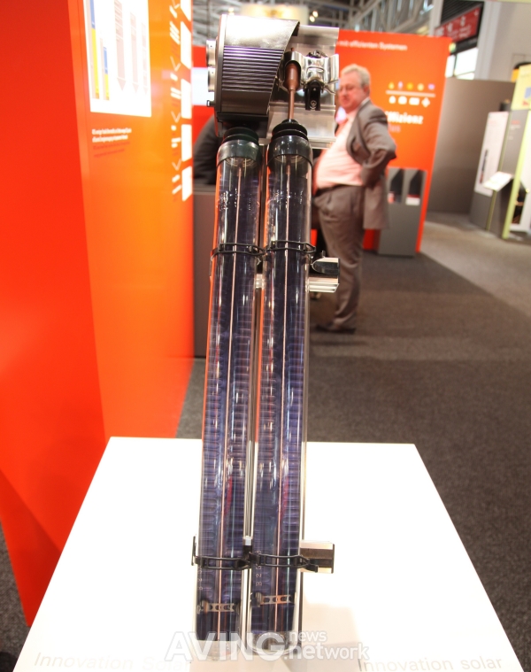 Viessmann to present its direct flow vacuum tube collector Vitosol 200 ...