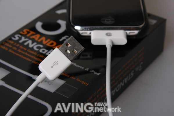 Macally introduces 2 kinds of chargable and syncable 30 pin USB cables