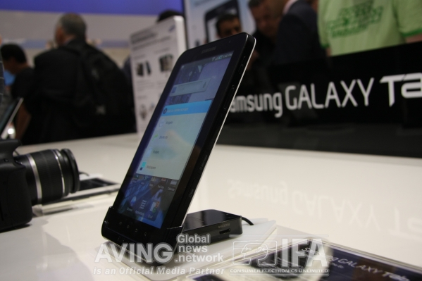 [IFA 2010] Samsung Electronics showed the first tablet PC 'Galaxy Tab'