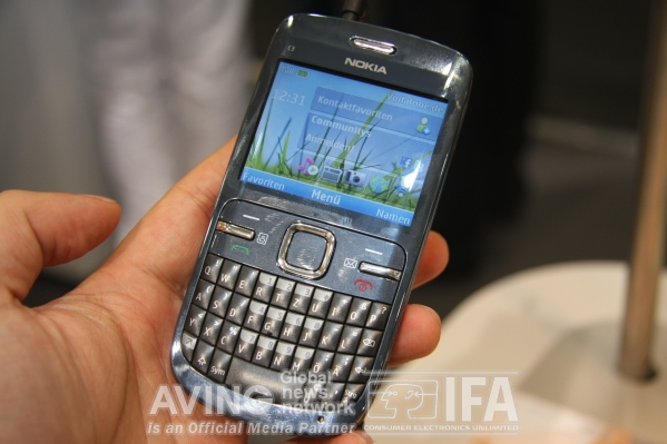 [IFA2010] Photo news- NOKIA, messaging smartphone 'C3'