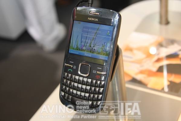[IFA2010] Photo news- NOKIA, messaging smartphone 'C3'