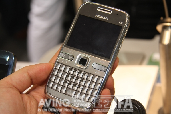 [IFA2010] Nokia, introduces Qwerty keypad smartphone 'E72'