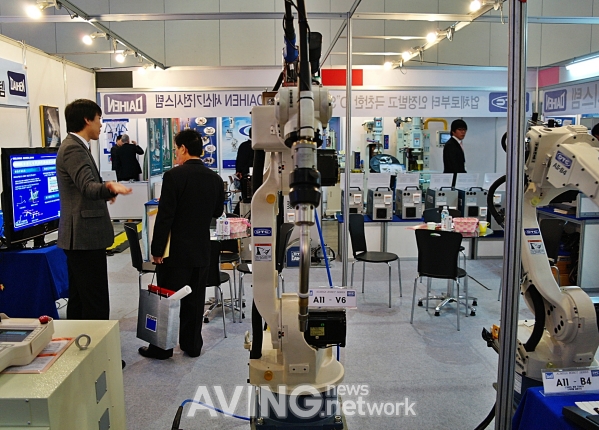 [Welding Busan Korea 2010] Daihen Korea introducing robot Almega AII ...